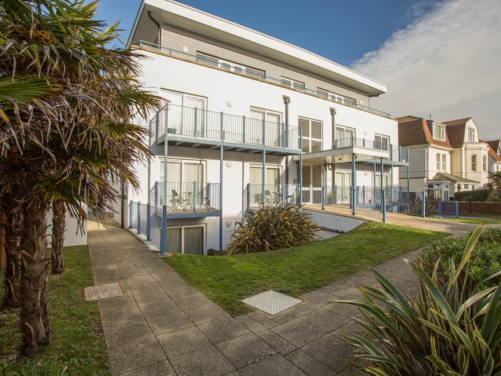 1 Blue Waters - Bournemouth
