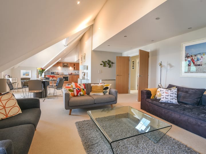 13 Buckfields - Lyme Regis