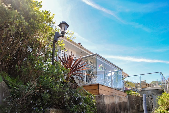 2 Rockmount - Hope Cove