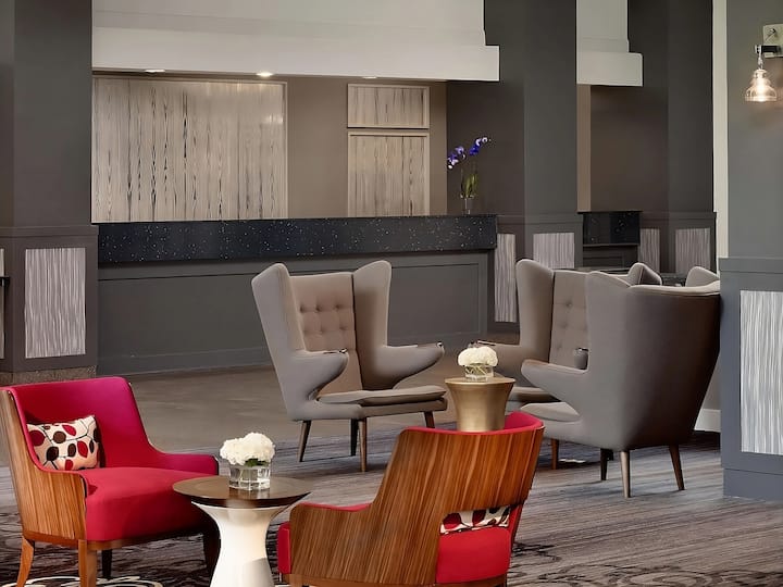 Shopping Spree At Gwinnett Place Mall! Parking! - Duluth, GA