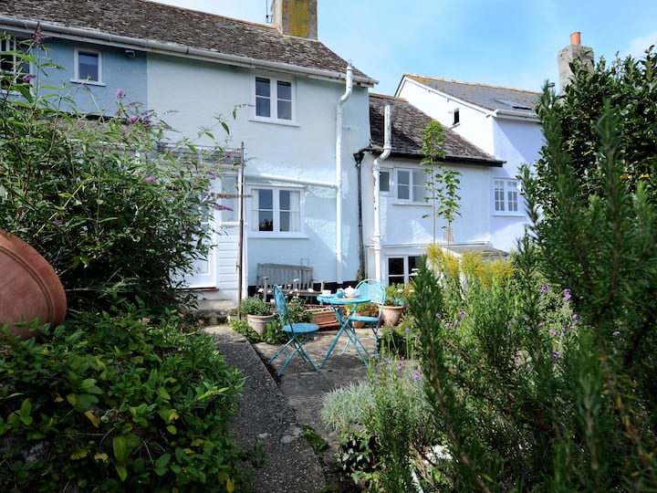 30 Sherborne Lane - Lyme Regis