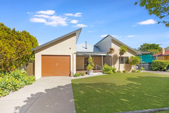 Swell Times Holiday Home - Busselton - Busselton