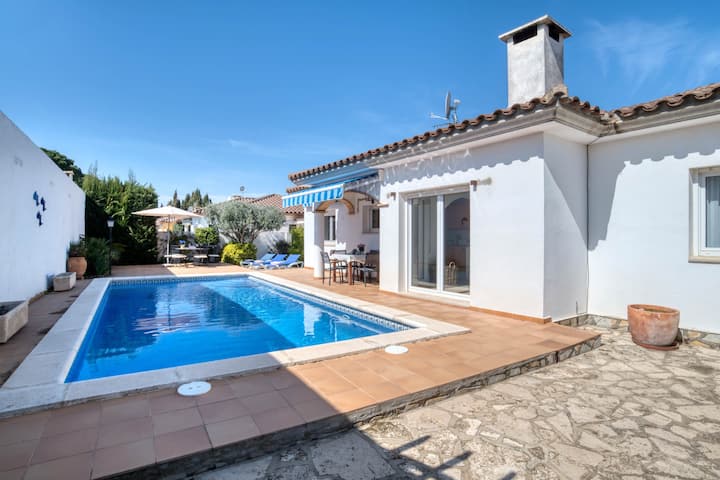 La Bellesa : Belle Maison Avec Piscine Privée à L' - L'Estartit