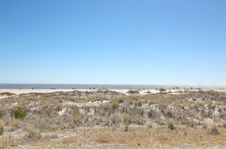 Port O' Call B103 - Oceanfront Oasis! Walkout! - Isle of Palms, SC