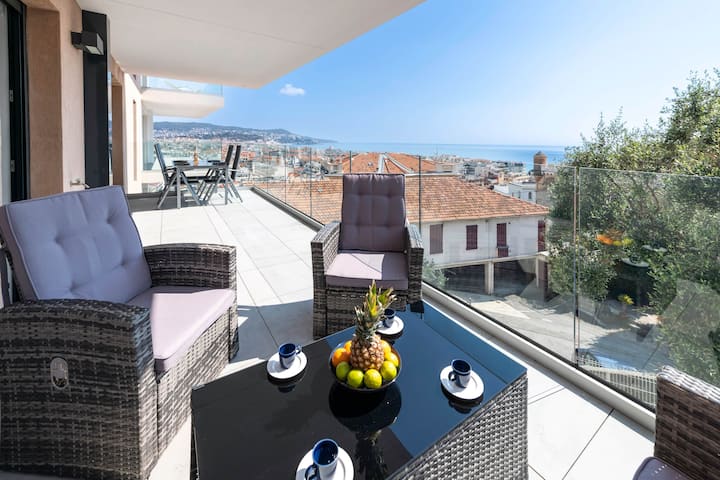 Pool, Gym Sauna And Fantastic Views Over The Bay - Gare de Nice Ville