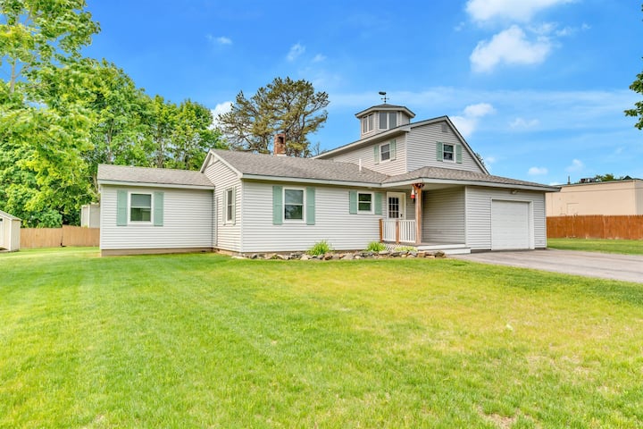 Walk To Wells Harbor! Ping Pong Table & Large Yard - Wells, ME
