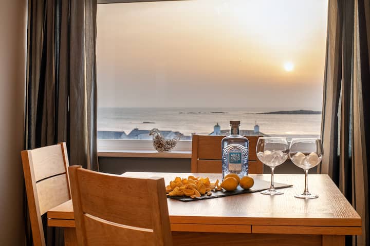 Bay View - Sea View Apartment In Rhosneigr - Rhosneigr