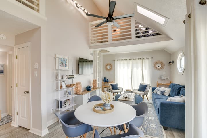 Private Dock + Canal View: Home In Jamaica Beach - Jamaica Beach, TX