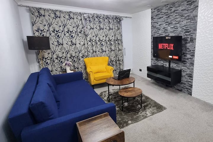 Stylish 4 Bedroom Stay Near L&d Hospital & M1 - Luton