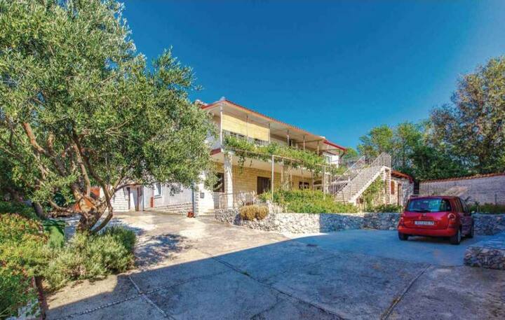 Holiday Apartment With Air Conditioning - Novi Vinodolski