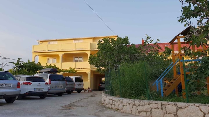 Apt For 5+2 Persons With Wlan In Lopar R46542 - Lopar