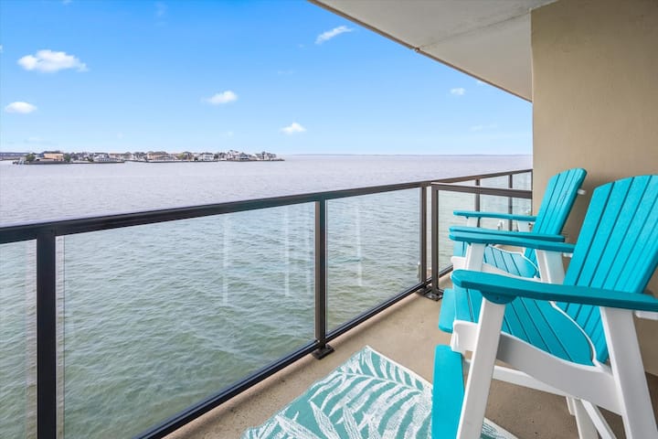 Bayfront Condo With Great Views, Sunsets And Pool - South Bethany Beach, DE