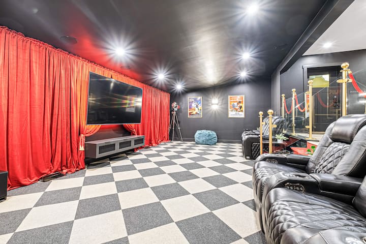 Cinema W/ 4 Suites @ Bungalou + Bourbon Bar - Louisville, KY