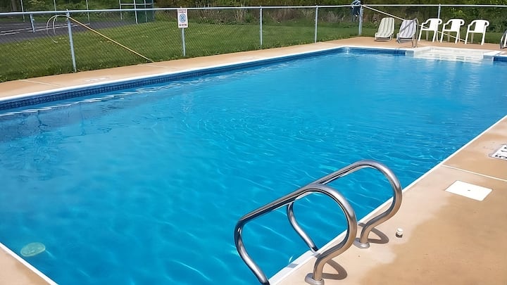 2 Units W/ Free Bfast Near Hershey Park Stadium! - Hershey, PA