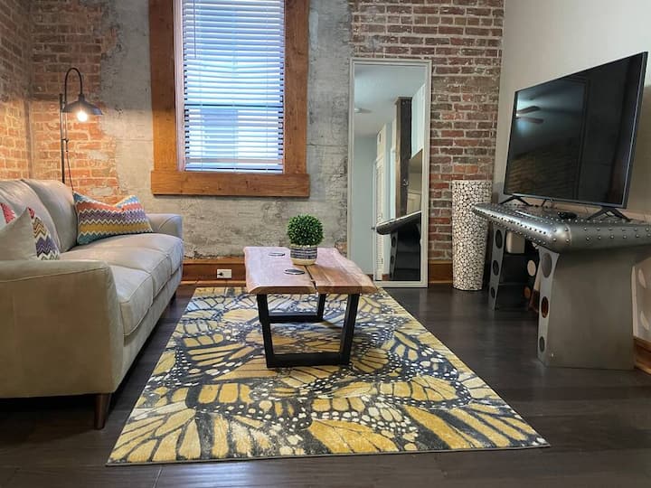 Five Star Stay - Downtown 1br/1ba - Chesapeake, VA