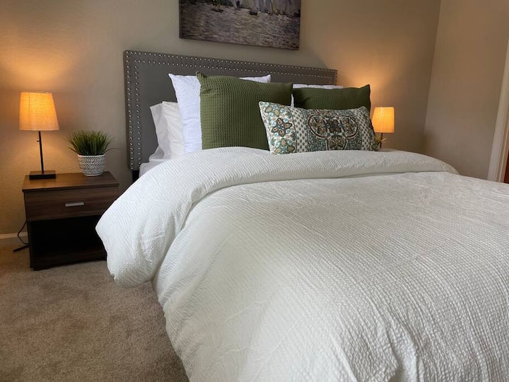 Dream Haven - 2br/2ba - Free Parking On Premises. - Suffolk, VA