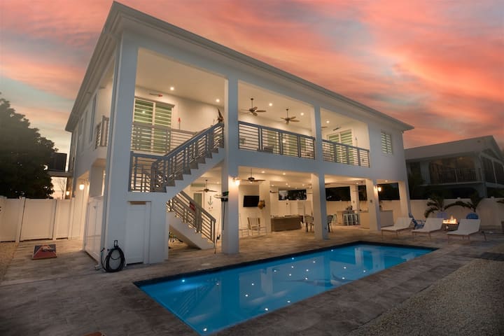 Casa Del Mar~ Luxury Pool Home W Kayaks And Bikes! - Marathon