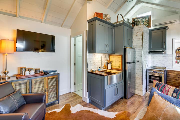 Pensacola Tiny House < 1 Mi To Bayview Park! - Pensacola, FL