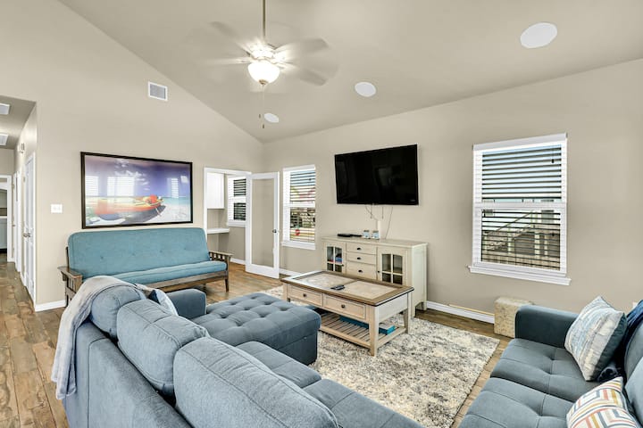 2br Spacious Gulf View Home - Yard & Balconies - North Beach, TX