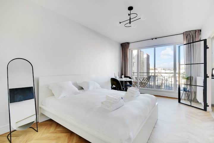 Elégant Studio Avec Balcon - 2p - Trocadéro/passy -