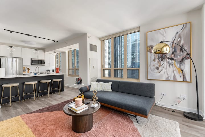 Michigan Ave 2br: Balcony, Exclusive Access - Chicago