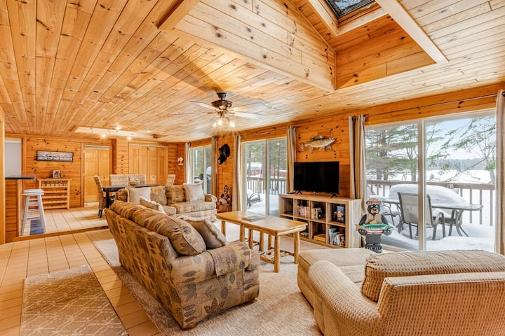 3br Lakefront, Dog-friendly Home With W/d - Eagle River, WI
