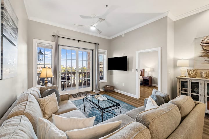 Top Floor W/balcony Views Of Peddler's Pavilion - Rosemary Beach, FL