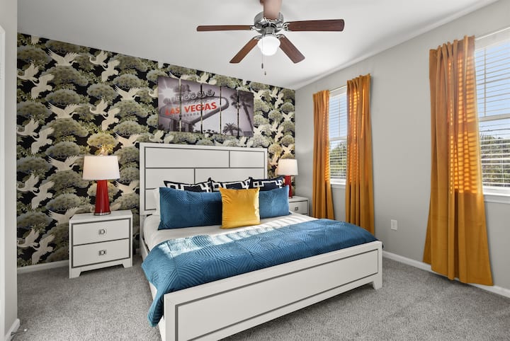 Luxury Themed Home! 5 Luxe K Suites+shuttle! - Oxford, MS