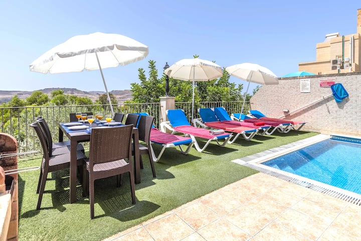 Ta Guljetta Villa Sleeps 8 With Pool - Malta