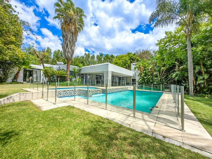 The Retreat In Bryanston | 4 Bed | 3 Bath | Solar - Randburg