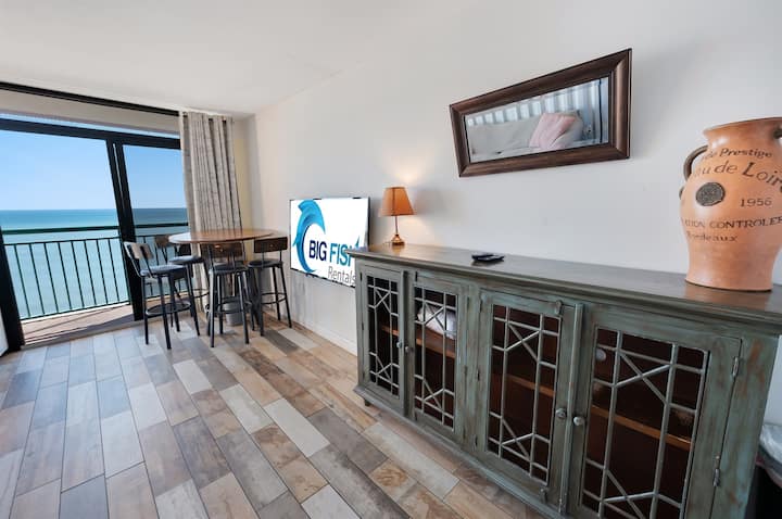 New Direct Oceanfront At Sandcastle South - Pools!