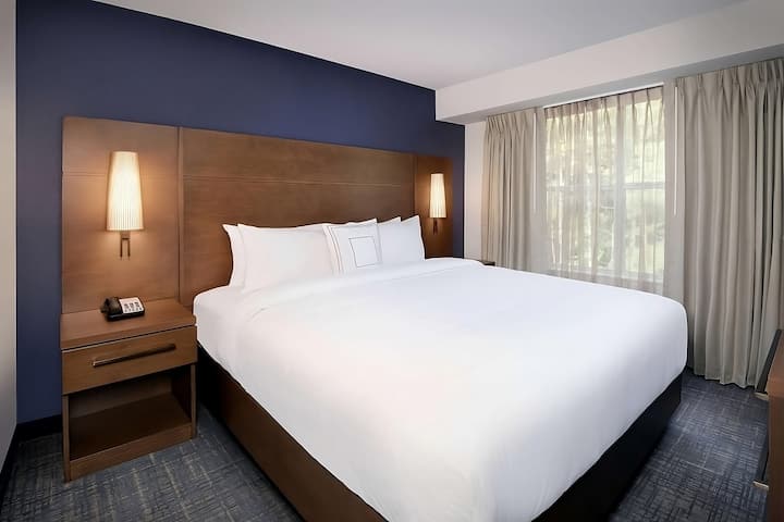 Atlanta Georgia Tour! Pet-friendly Hotel W/ Pool! - Alpharetta, GA