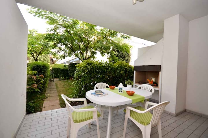 Bungalow With Air Conditioning, Terrace And Pool - Bibione