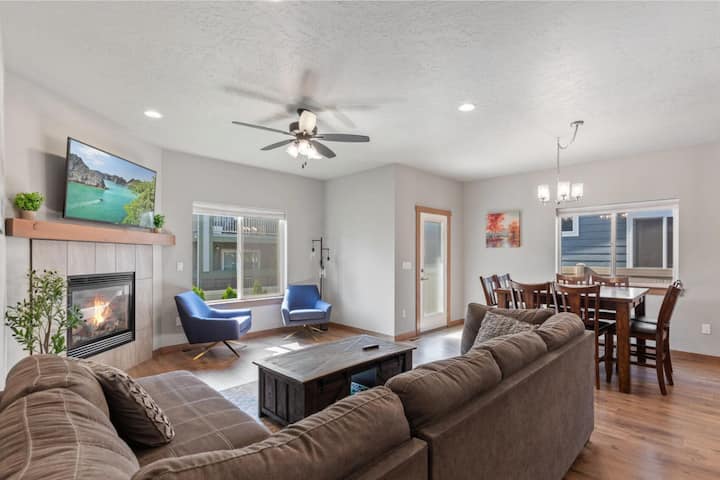 Post Falls Hideaway New 4 Bedroom Home Short Term - Post Falls, ID