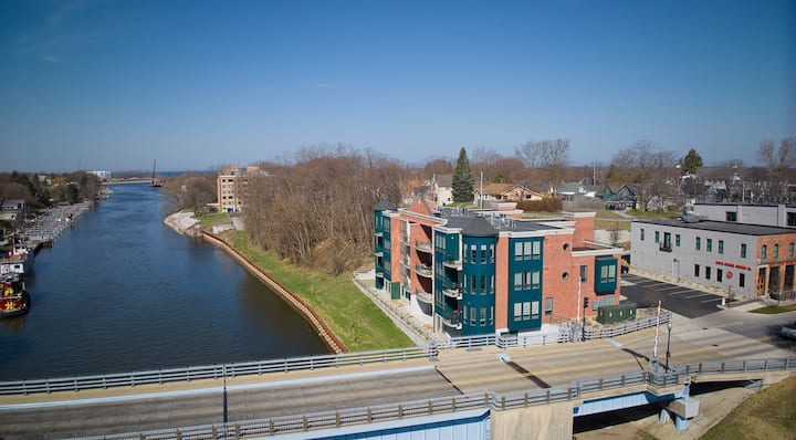 2 Bedroom River Front Condo - Manistee, MI