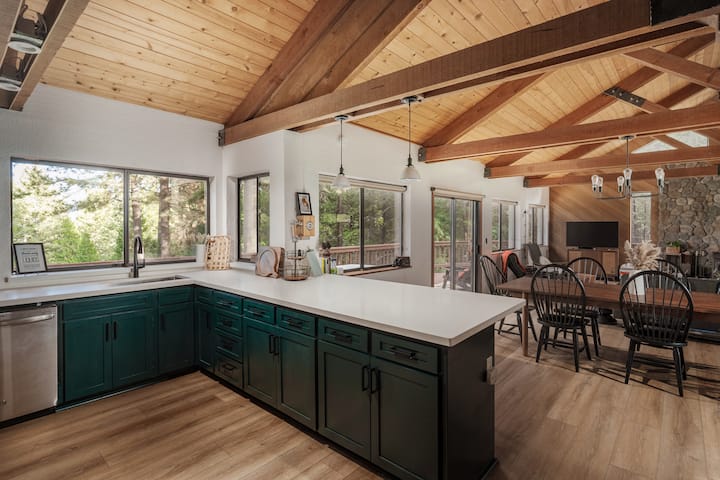 Lay-z-bone Lodge~ Central Heat - California