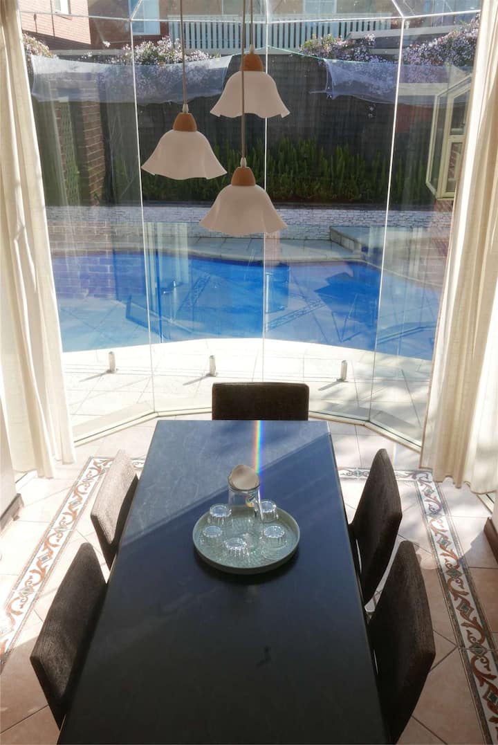 Peaceful 4-bed Concord Escape With Private Pool - Ryde