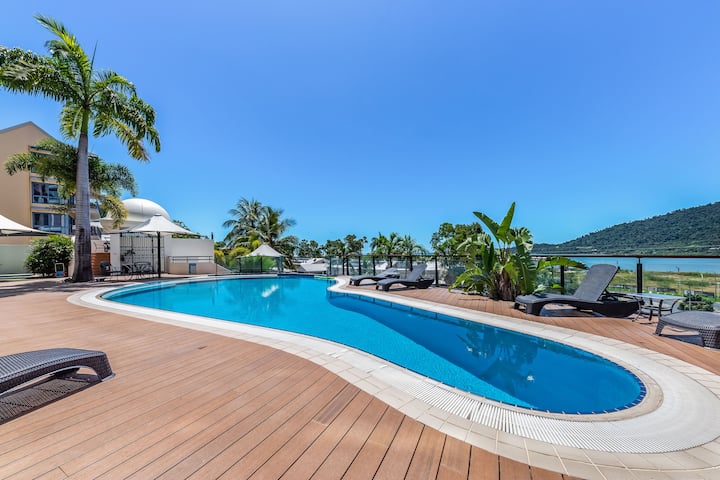 Airlie Beach Penthouse With Ocean Views! - Airlie Beach