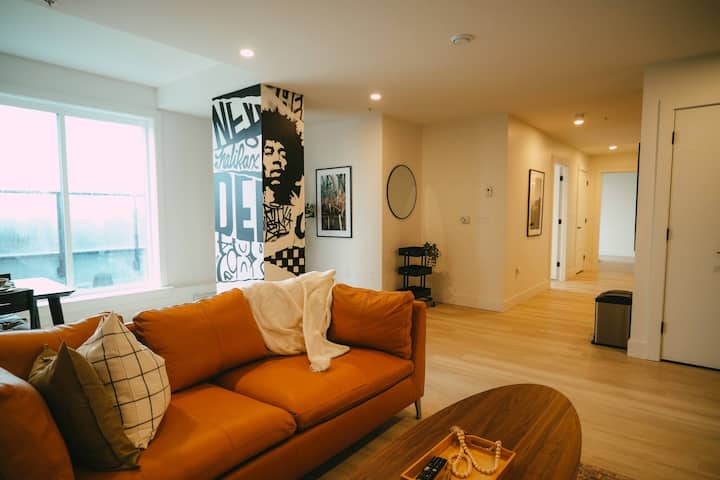 Chic Cozy Retreat - 2br - Stunning North End Views - Halifax, NS, Canada