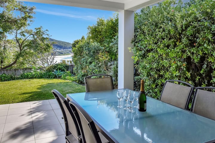 Beach House, 1/20 Pacific Drive - Fingal Bay