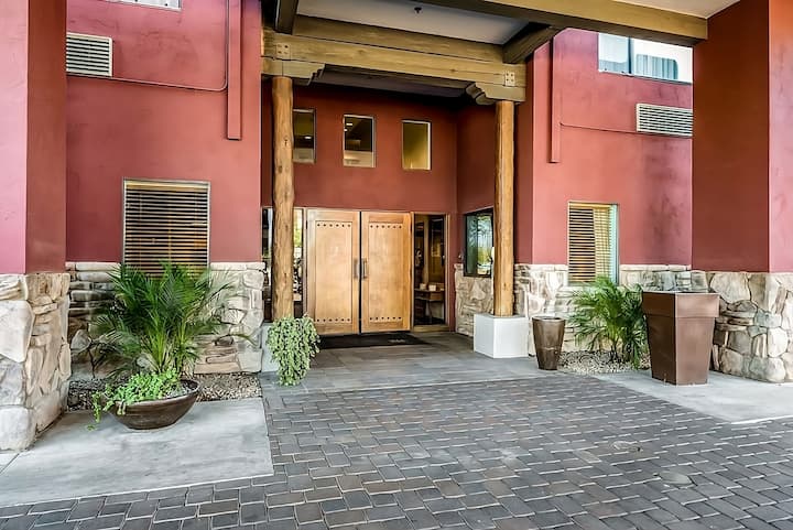 Pet-friendly Unit, Pool, With Free Breakfast! - Avondale, AZ