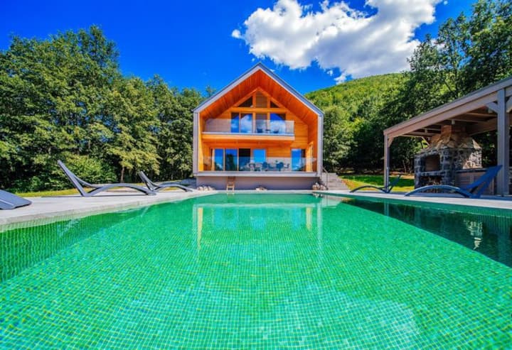 Lovelos, Villa Mit Infinity Pool, Whirlpool & - Gospić