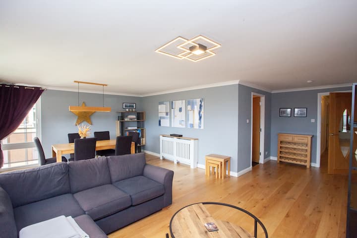 Restful West End Flat & Parking - Glasgow