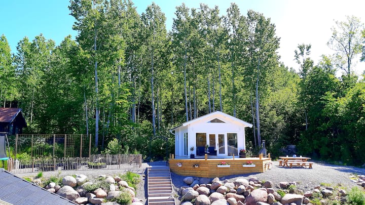 Loft-sleeps5-parking-spa-lakeviews-petfriendly - Laxå