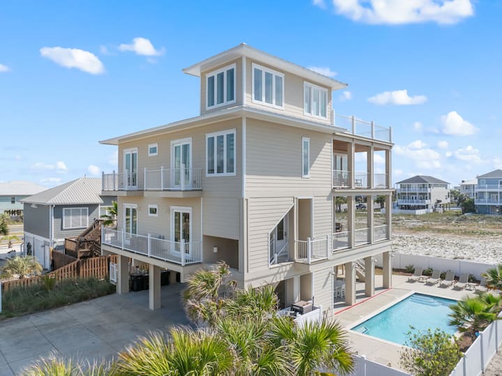 Castle De Playa | Gulf Views + Pool + Elevator - Gulf Breeze, FL