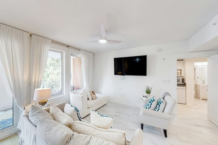 Designer 1br With Pool & Hot Tub - Walk To Dining - Allen Lake, Santa Rosa Beach