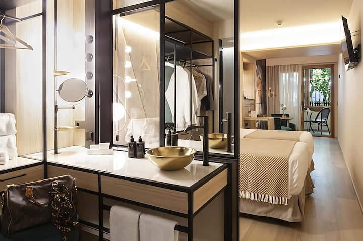 Fantastic City View! Stylish Suite With Balcony! - Palma