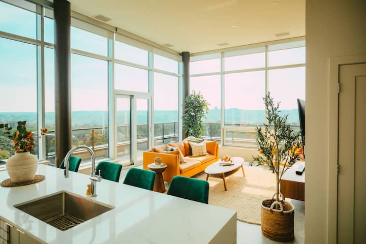 Luxury 2br Penthouse Apt In Central Halifax! - Halifax, Canada