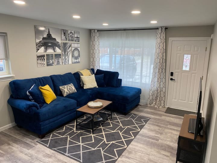 Cozy And Stylish 3-bedroom Home In Garden City - Westland, MI