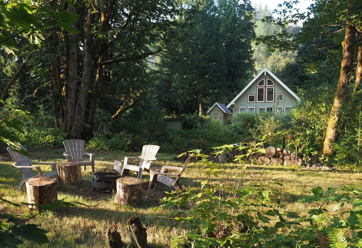 Galena's Getaway 2.0: W/ Hot Tub & River Access - Index, WA